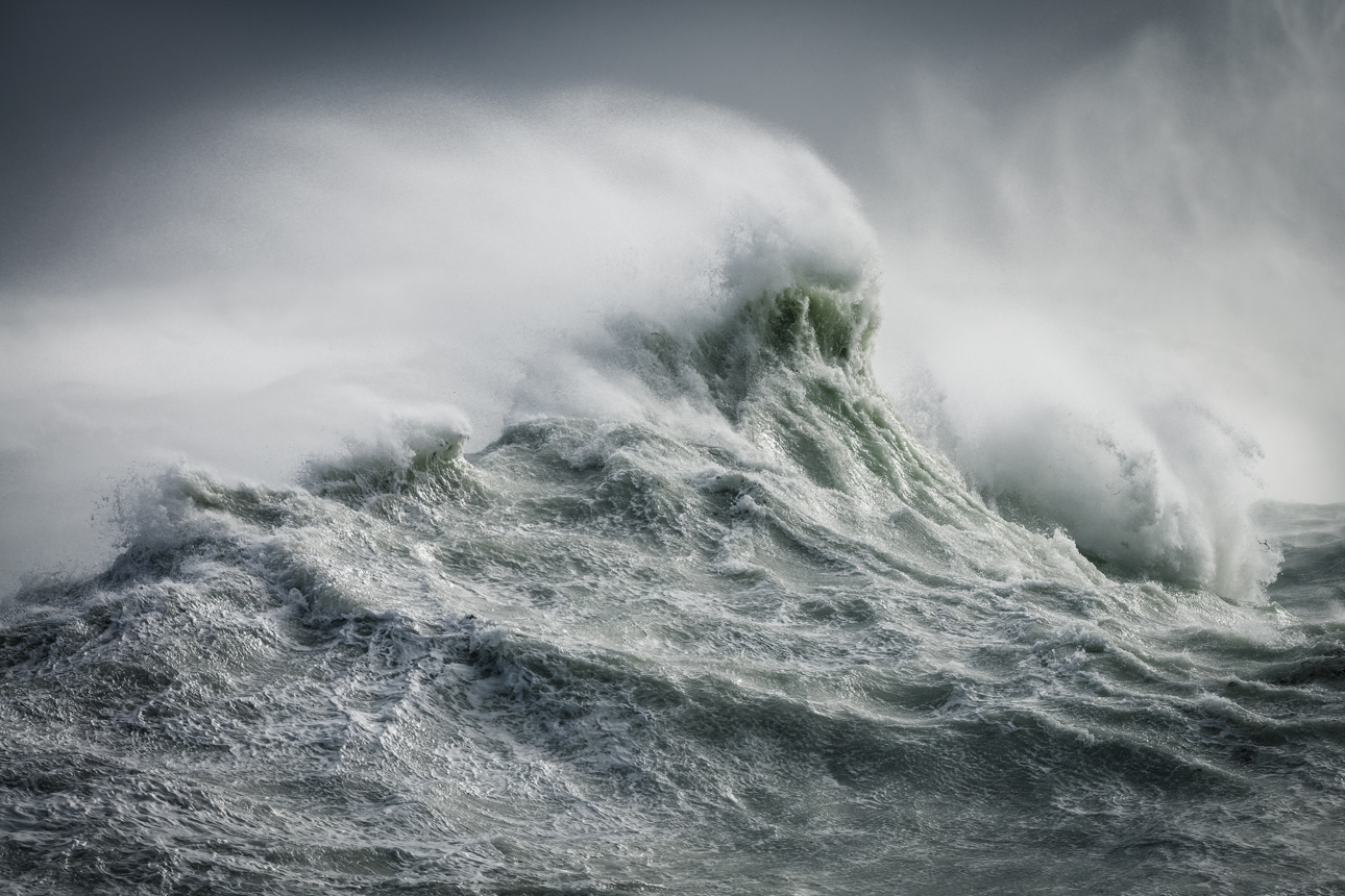Des vagues spectaculaires! - Portail des Îles de la Madeleine ...