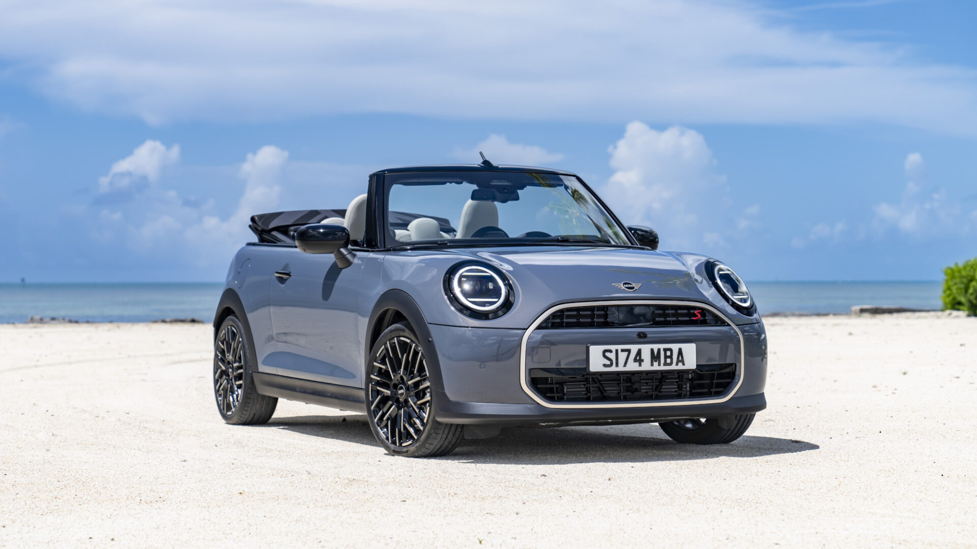 Le cabriolet MINI Cooper 2025 débarque sous une nouvelle génération ...